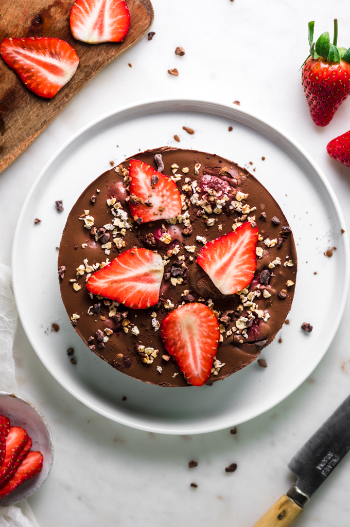 Chocolate Strawberry Ganache Torte (Vegan No-bake) - Barrel Leaf 桶子葉