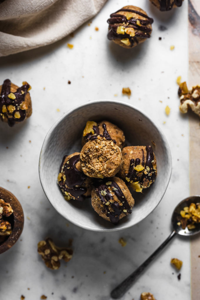 Coffee Walnut Protein Bites (Vegan, No-bake) - Barrel Leaf 桶子葉